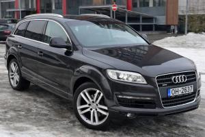Pelēks Audi Q7 2006 Rīga, ar dzinēja tilpumu 3.00 L un nobraukumu 374 tūkst. km par 5990 €, foto  vietnē AUTOMOTO.COM.LV