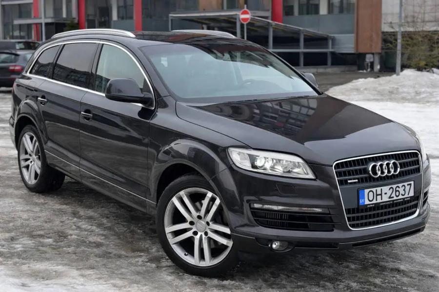 Grey Audi Q7 2006 in Riga, with an engine capacity of 3.00 L and mileage of 374 thousand km for 5990 €, photo 1 on AUTOMOTO.COM.LV