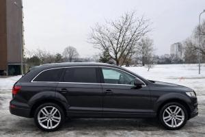 Grey Audi Q7 2006 in Riga, with an engine capacity of 3.00 L and mileage of 374 thousand km for 5990 €, photo 3 on AUTOMOTO.COM.LV
