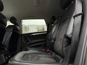 Grey Audi Q7 2006 in Riga, with an engine capacity of 3.00 L and mileage of 374 thousand km for 5990 €, photo 7 on AUTOMOTO.COM.LV