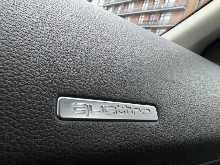 Grey Audi Q7 2006 in Riga, with an engine capacity of 3.00 L and mileage of 374 thousand km for 5990 €, photo 9 on AUTOMOTO.COM.LV