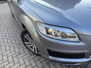 Pelēks Audi Q7 2006 Rīga, ar dzinēja tilpumu 3.00 L un nobraukumu 196 tūkst. km par 6790 €, foto 3 vietnē AUTOMOTO.COM.LV