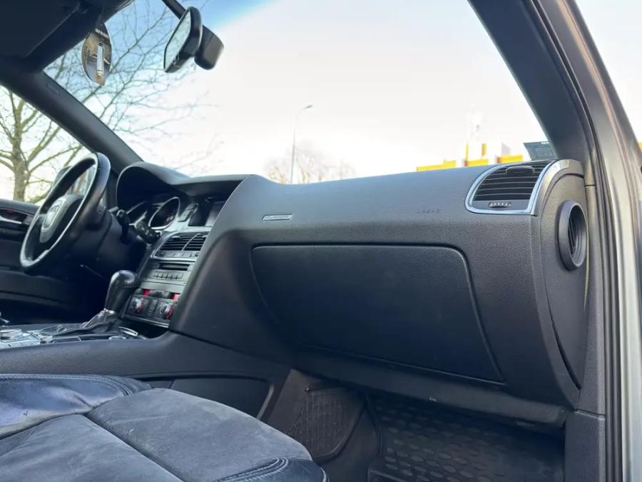Pelēks Audi Q7 2006 Rīga, ar dzinēja tilpumu 3.00 L un nobraukumu 196 tūkst. km par 6790 €, foto 12 vietnē AUTOMOTO.COM.LV