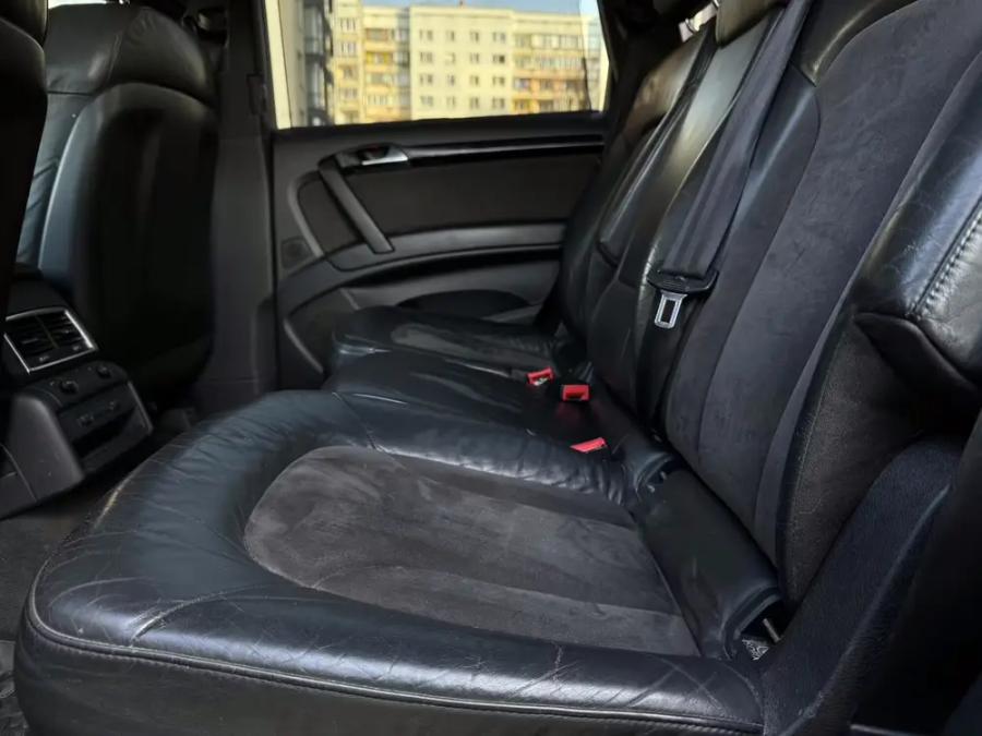 Pelēks Audi Q7 2006 Rīga, ar dzinēja tilpumu 3.00 L un nobraukumu 196 tūkst. km par 6790 €, foto 15 vietnē AUTOMOTO.COM.LV