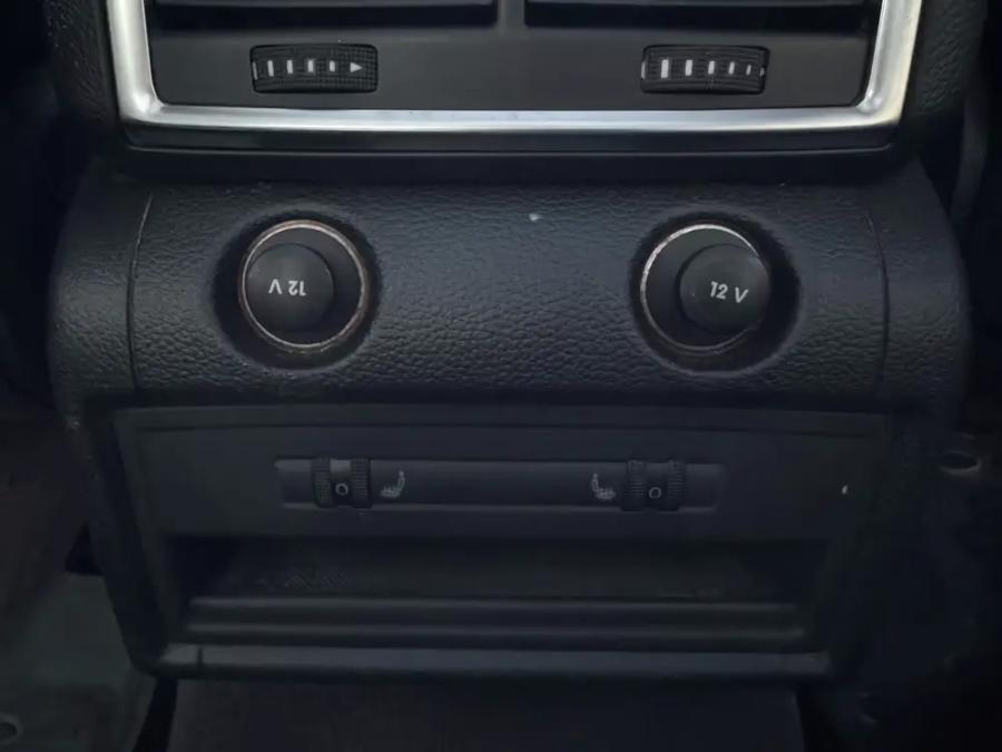 Pelēks Audi Q7 2006 Rīga, ar dzinēja tilpumu 3.00 L un nobraukumu 196 tūkst. km par 6790 €, foto 27 vietnē AUTOMOTO.COM.LV