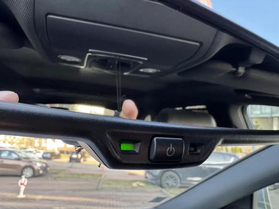 Pelēks Audi Q7 2006 Rīga, ar dzinēja tilpumu 3.00 L un nobraukumu 196 tūkst. km par 6790 €, foto 32 vietnē AUTOMOTO.COM.LV