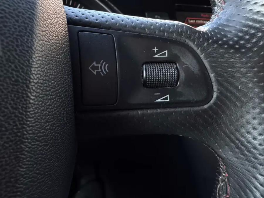 Pelēks Audi Q7 2006 Rīga, ar dzinēja tilpumu 3.00 L un nobraukumu 196 tūkst. km par 6790 €, foto 33 vietnē AUTOMOTO.COM.LV