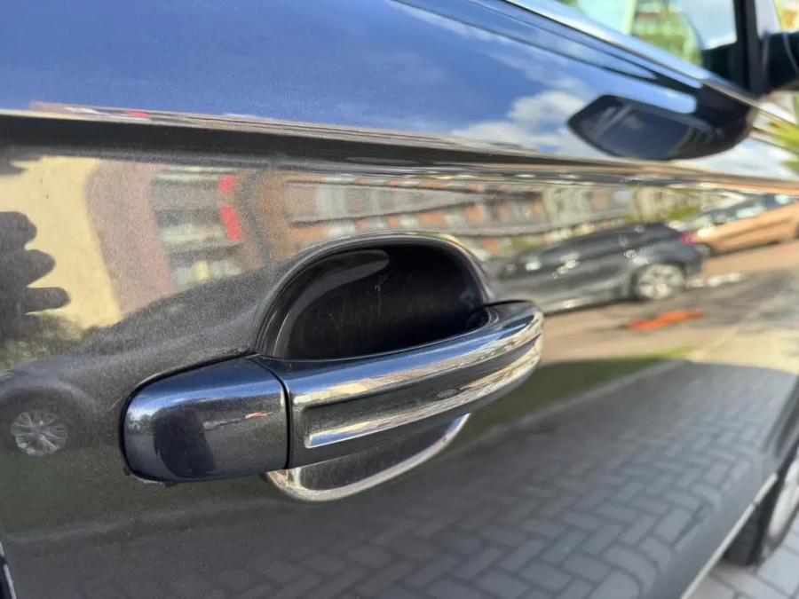 Pelēks Audi Q7 2006 Rīga, ar dzinēja tilpumu 3.00 L un nobraukumu 270 tūkst. km par 5990 €, foto 13 vietnē AUTOMOTO.COM.LV