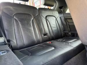 Pelēks Audi Q7 2006 Rīga, ar dzinēja tilpumu 3.00 L un nobraukumu 270 tūkst. km par 5990 €, foto 19 vietnē AUTOMOTO.COM.LV