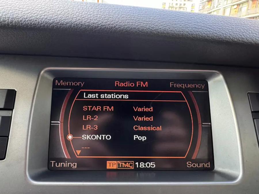 Pelēks Audi Q7 2006 Rīga, ar dzinēja tilpumu 3.00 L un nobraukumu 270 tūkst. km par 5990 €, foto 23 vietnē AUTOMOTO.COM.LV