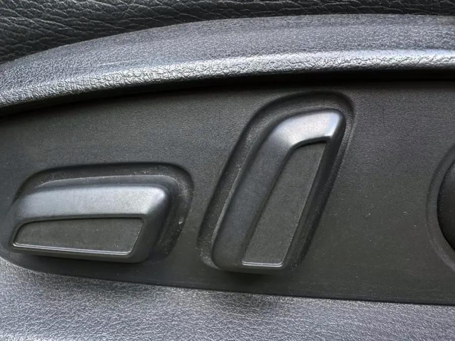 Pelēks Audi Q7 2006 Rīga, ar dzinēja tilpumu 3.00 L un nobraukumu 270 tūkst. km par 5990 €, foto 32 vietnē AUTOMOTO.COM.LV