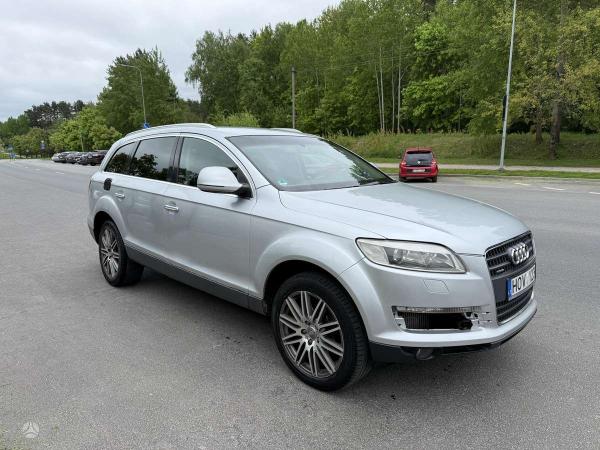 Grey Audi Q7 2006 in Vilnius, with an engine capacity of 2.97 L and mileage of 430 thousand km for 2200 €, photo 2 on AUTOMOTO.COM.LV