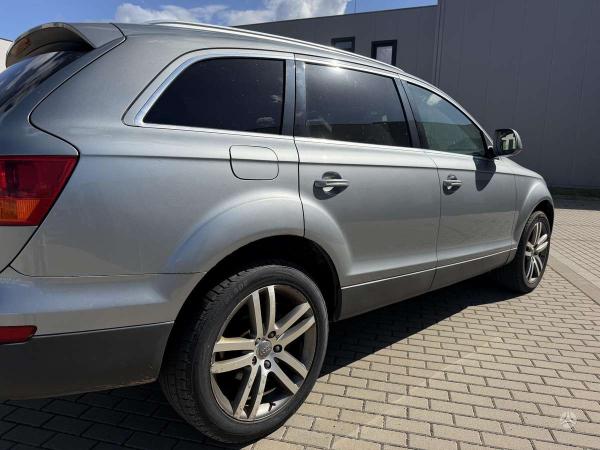 Pelēks Audi Q7 2006 Viļņa, ar dzinēja tilpumu 2.97 L un nobraukumu 380 tūkst. km par 3700 €, foto 10 vietnē AUTOMOTO.COM.LV