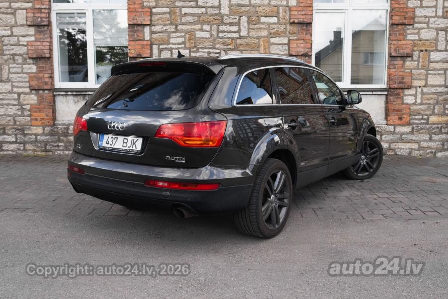 Grey Audi Q7 2006 in Tallinn, with an engine capacity of 3.00 L and mileage of 321 thousand km for 4500 €, photo 5 on AUTOMOTO.COM.LV