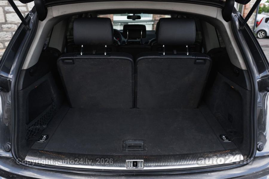 Grey Audi Q7 2006 in Tallinn, with an engine capacity of 3.00 L and mileage of 321 thousand km for 4500 €, photo 11 on AUTOMOTO.COM.LV