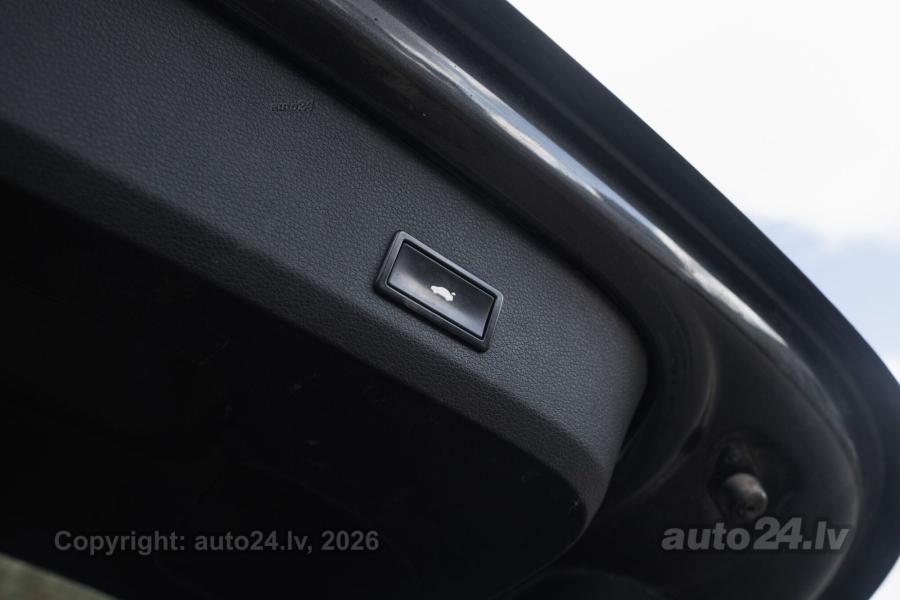 Grey Audi Q7 2006 in Tallinn, with an engine capacity of 3.00 L and mileage of 321 thousand km for 4500 €, photo 28 on AUTOMOTO.COM.LV