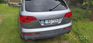Grey Audi Q7 2006 in Riga, with an engine capacity of 3.00 L and mileage of 350 thousand km for 2300 €, photo 3 on AUTOMOTO.COM.LV