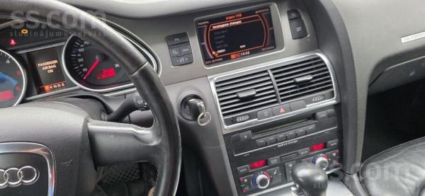 Pelēks Audi Q7 2006 Rīga, ar dzinēja tilpumu 3.00 L un nobraukumu 350 tūkst. km par 2300 €, foto 7 vietnē AUTOMOTO.COM.LV