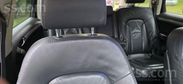 Pelēks Audi Q7 2006 Rīga, ar dzinēja tilpumu 3.00 L un nobraukumu 350 tūkst. km par 2300 €, foto 10 vietnē AUTOMOTO.COM.LV