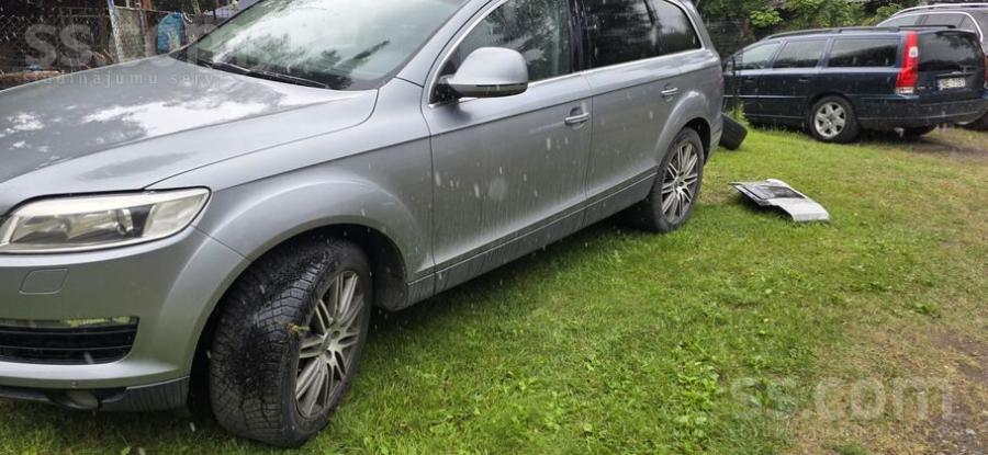 Grey Audi Q7 2006 in Riga, with an engine capacity of 3.00 L and mileage of 350 thousand km for 2300 €, photo 12 on AUTOMOTO.COM.LV