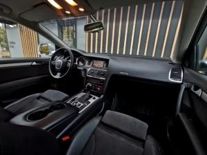 Grey Audi Q7 2006 in Riga, with an engine capacity of 3.00 L and mileage of 278 thousand km for 8390 €, photo 4 on AUTOMOTO.COM.LV