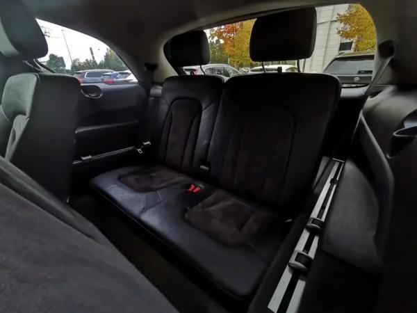 Pelēks Audi Q7 2006 Rīga, ar dzinēja tilpumu 3.00 L un nobraukumu 278 tūkst. km par 8390 €, foto 5 vietnē AUTOMOTO.COM.LV