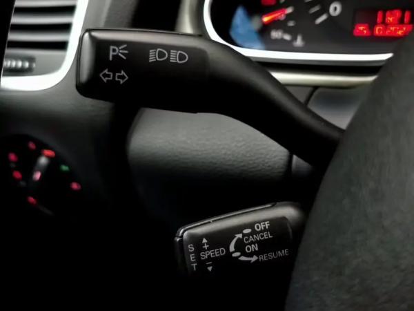 Pelēks Audi Q7 2006 Rīga, ar dzinēja tilpumu 3.00 L un nobraukumu 278 tūkst. km par 8390 €, foto 10 vietnē AUTOMOTO.COM.LV