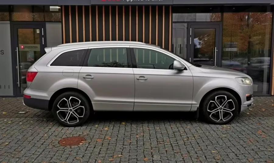 Grey Audi Q7 2006 in Riga, with an engine capacity of 3.00 L and mileage of 278 thousand km for 8390 €, photo 19 on AUTOMOTO.COM.LV