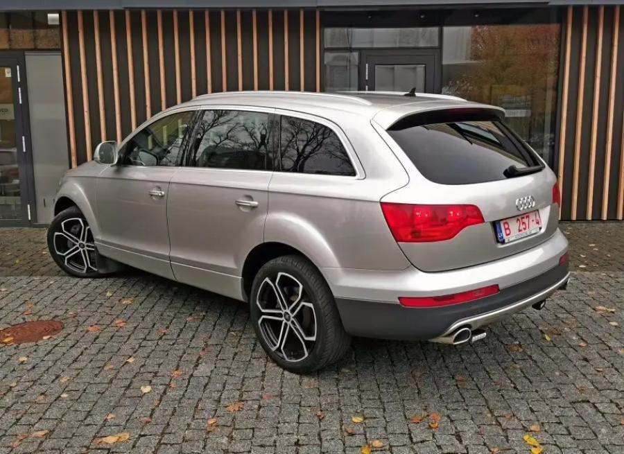 Grey Audi Q7 2006 in Riga, with an engine capacity of 3.00 L and mileage of 278 thousand km for 8390 €, photo 21 on AUTOMOTO.COM.LV