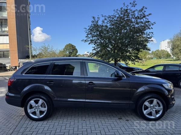 Pelēks Audi Q7 2006 Rīga, ar dzinēja tilpumu 3.00 L un nobraukumu 383 tūkst. km par 5690 €, foto 3 vietnē AUTOMOTO.COM.LV