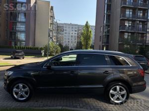 Grey Audi Q7 2006 in Riga, with an engine capacity of 3.00 L and mileage of 383 thousand km for 5690 €, photo 4 on AUTOMOTO.COM.LV