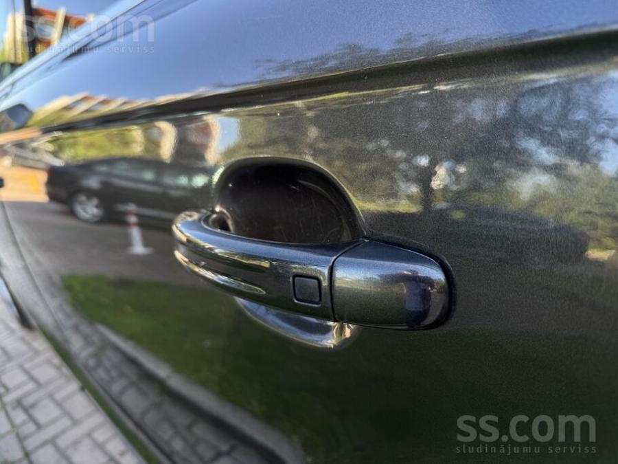 Grey Audi Q7 2006 in Riga, with an engine capacity of 3.00 L and mileage of 383 thousand km for 5690 €, photo 11 on AUTOMOTO.COM.LV