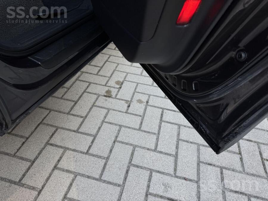 Grey Audi Q7 2006 in Riga, with an engine capacity of 3.00 L and mileage of 383 thousand km for 5690 €, photo 15 on AUTOMOTO.COM.LV