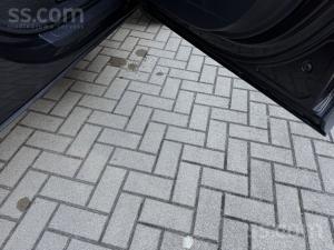 Grey Audi Q7 2006 in Riga, with an engine capacity of 3.00 L and mileage of 383 thousand km for 5690 €, photo 16 on AUTOMOTO.COM.LV