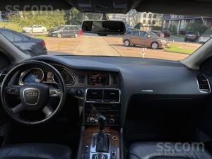 Grey Audi Q7 2006 in Riga, with an engine capacity of 3.00 L and mileage of 383 thousand km for 5690 €, photo 18 on AUTOMOTO.COM.LV