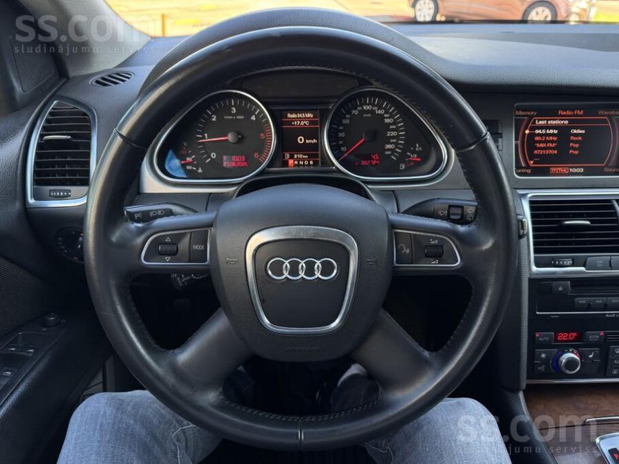 Grey Audi Q7 2006 in Riga, with an engine capacity of 3.00 L and mileage of 383 thousand km for 5690 €, photo 30 on AUTOMOTO.COM.LV