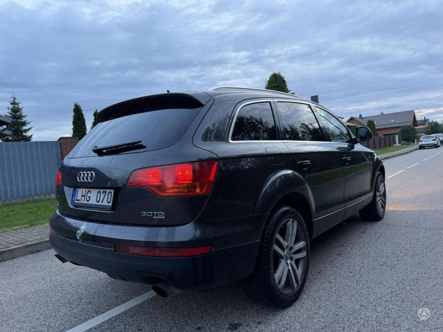 Pelēks Audi Q7 2006 Kauņa, ar dzinēja tilpumu 2.97 L un nobraukumu 320 tūkst. km par 5650 €, foto 7 vietnē AUTOMOTO.COM.LV