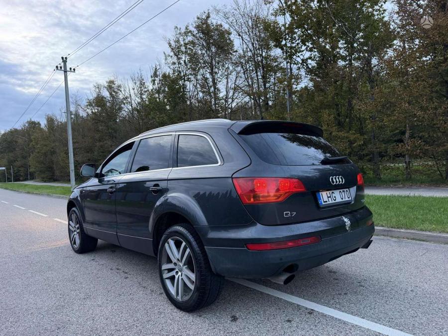 Pelēks Audi Q7 2006 Kauņa, ar dzinēja tilpumu 2.97 L un nobraukumu 320 tūkst. km par 5650 €, foto 8 vietnē AUTOMOTO.COM.LV