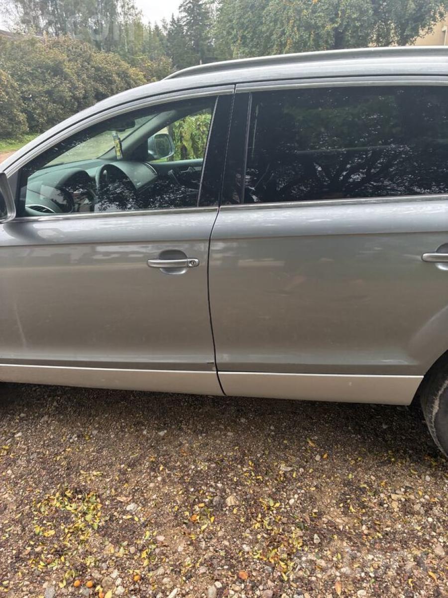 Grey Audi Q7 2006 in Ogre, with an engine capacity of 3.00 L and mileage of 360 thousand km for 4567 €, photo 6 on AUTOMOTO.COM.LV