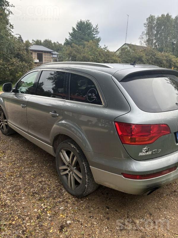 Audi Q7 2006 Ogre vietnē Pelēks Audi Q7 2006 Ogre, ar dzinēja tilpumu 3.00 L un nobraukumu 360 tūkst. km par 4567 €, foto 7 vietnē AUTOMOTO.COM.LV