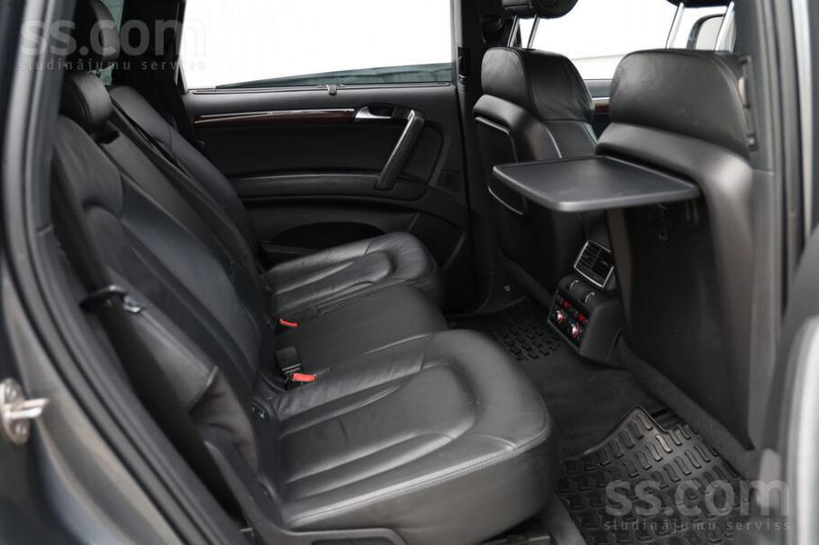 Grey Audi Q7 2006 in Tukums, with an engine capacity of 3.00 L and mileage of 304 thousand km for 6500 €, photo 7 on AUTOMOTO.COM.LV