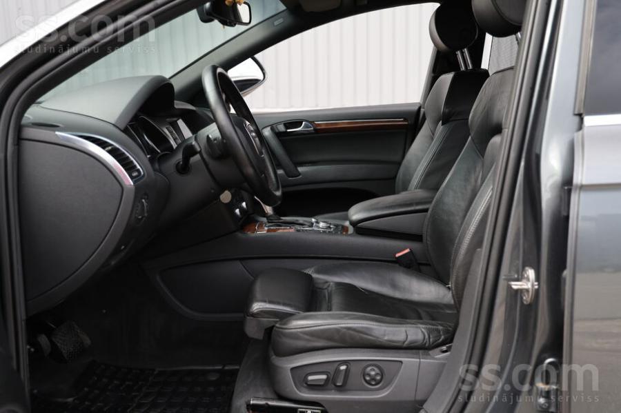 Grey Audi Q7 2006 in Tukums, with an engine capacity of 3.00 L and mileage of 304 thousand km for 6500 €, photo 8 on AUTOMOTO.COM.LV