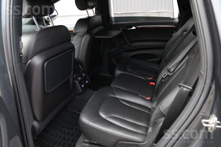 Grey Audi Q7 2006 in Tukums, with an engine capacity of 3.00 L and mileage of 304 thousand km for 6500 €, photo 11 on AUTOMOTO.COM.LV