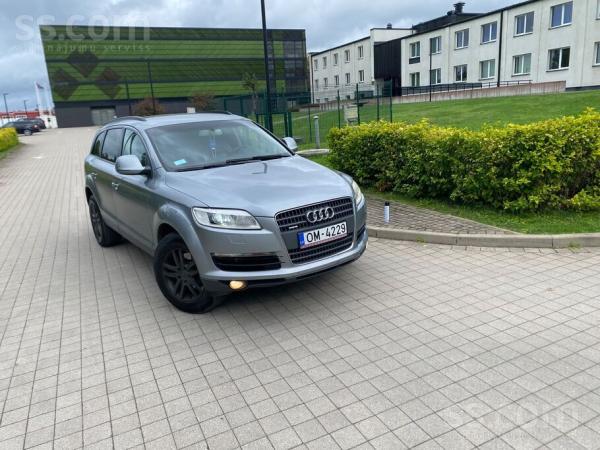 Grey Audi Q7 2006 in Rezekne, with an engine capacity of 3.00 L and mileage of 453 thousand km for 3250 €, photo 3 on AUTOMOTO.COM.LV