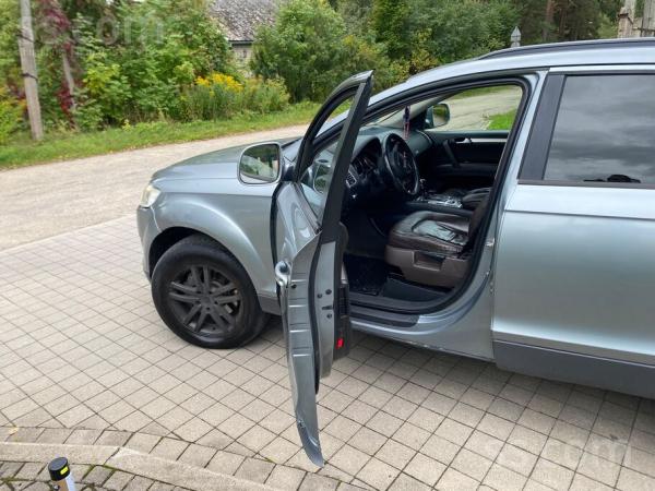 Grey Audi Q7 2006 in Rezekne, with an engine capacity of 3.00 L and mileage of 453 thousand km for 3250 €, photo 6 on AUTOMOTO.COM.LV