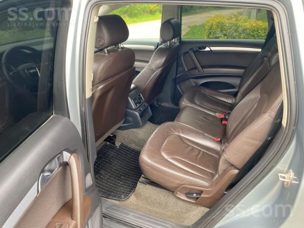 Grey Audi Q7 2006 in Rezekne, with an engine capacity of 3.00 L and mileage of 453 thousand km for 3250 €, photo 8 on AUTOMOTO.COM.LV