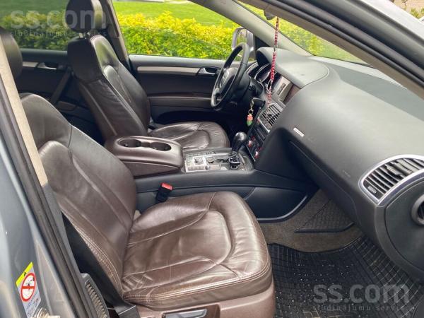 Grey Audi Q7 2006 in Rezekne, with an engine capacity of 3.00 L and mileage of 453 thousand km for 3250 €, photo 9 on AUTOMOTO.COM.LV