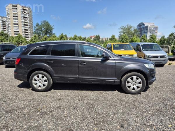 Grey Audi Q7 2007 in Riga, with an engine capacity of 3.00 L and mileage of 294 thousand km for 6890 €, photo 5 on AUTOMOTO.COM.LV