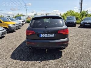 Pelēks Audi Q7 2007 Rīga, ar dzinēja tilpumu 3.00 L un nobraukumu 294 tūkst. km par 6890 €, foto 7 vietnē AUTOMOTO.COM.LV