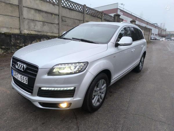 Grey Audi Q7 2007 in Vilnius, with an engine capacity of 0.00 L and mileage of 319 thousand km for 4950 €, photo 2 on AUTOMOTO.COM.LV